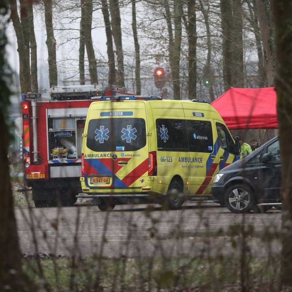 Overleden persoon gevonden • vrouw gewond - Omroep Gelderland