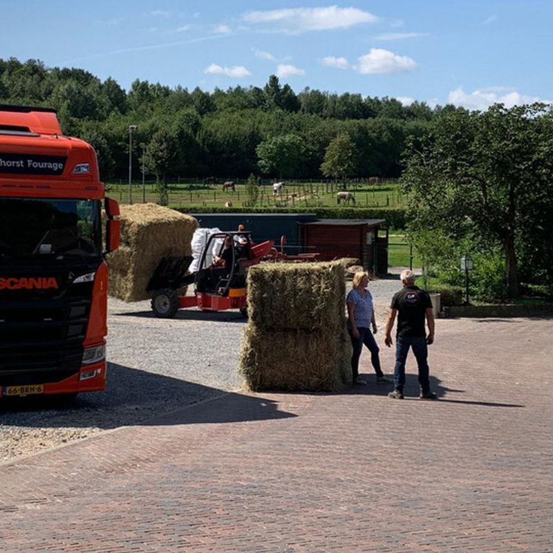 Hoogwaterhulp: Gelderse boeren staan Limburgse collega's bij - L1 Nieuws