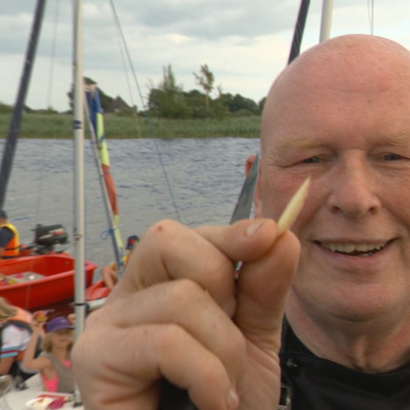 Pierre Wind maakt eten voor zeilschool - Omrop Fryslân