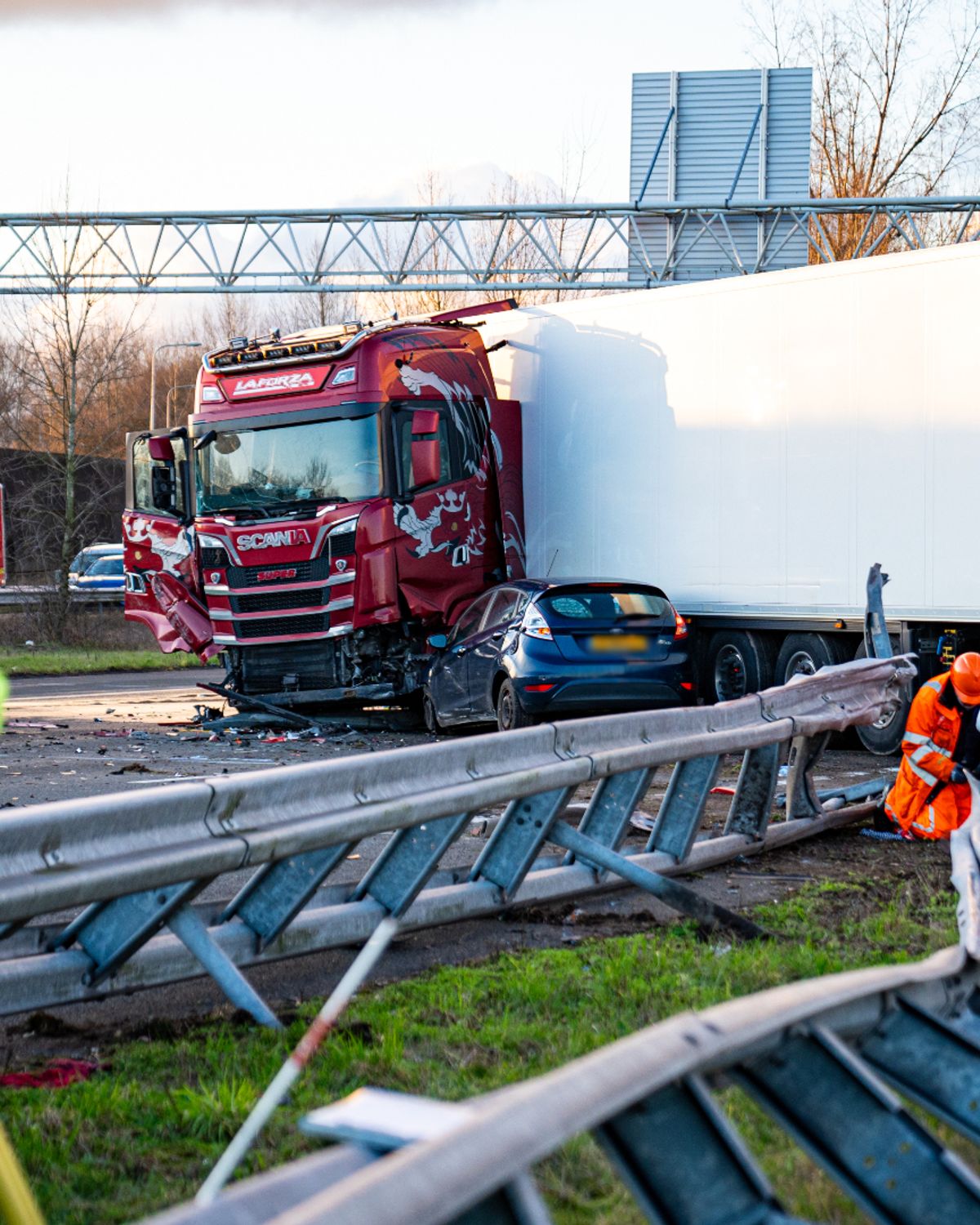 Chaos op ring van Rotterdam: dit betekent het ongeluk met een vrachtwagen voor jou - Rijnmond