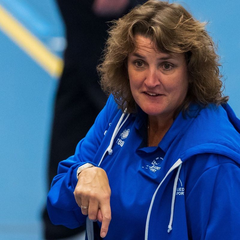 Vera Koenen nieuwe trainer van VC Sneek: "Ik predik 'no guts no glory ...