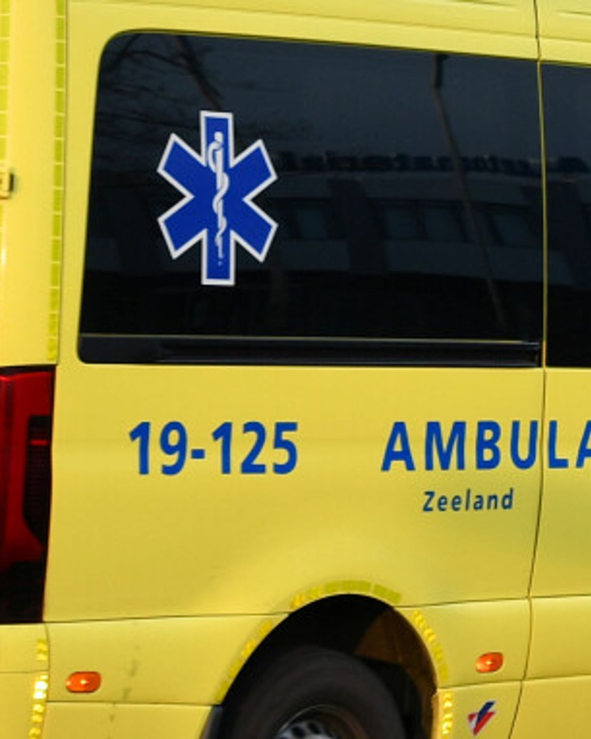 Vier inzittenden bekneld bij eenzijdig ongeluk in Scharendijke - Omroep ...