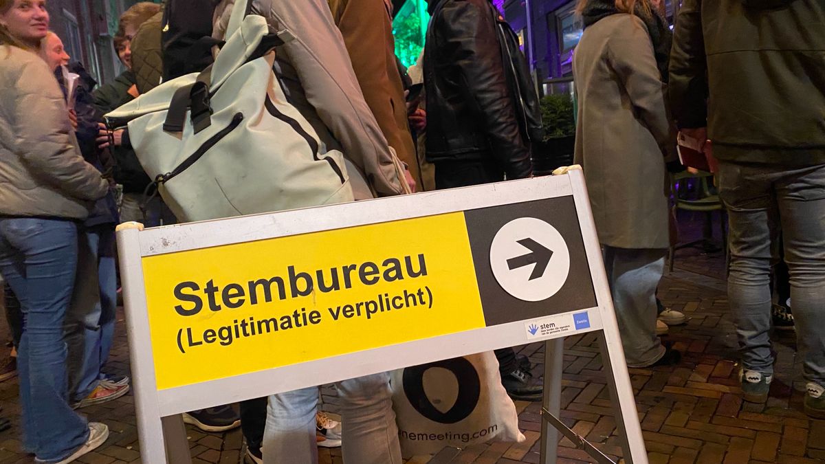 Zwols café opent om middernacht eerste stembureau van Nederland: "Een keuze maken met rosé op is ...