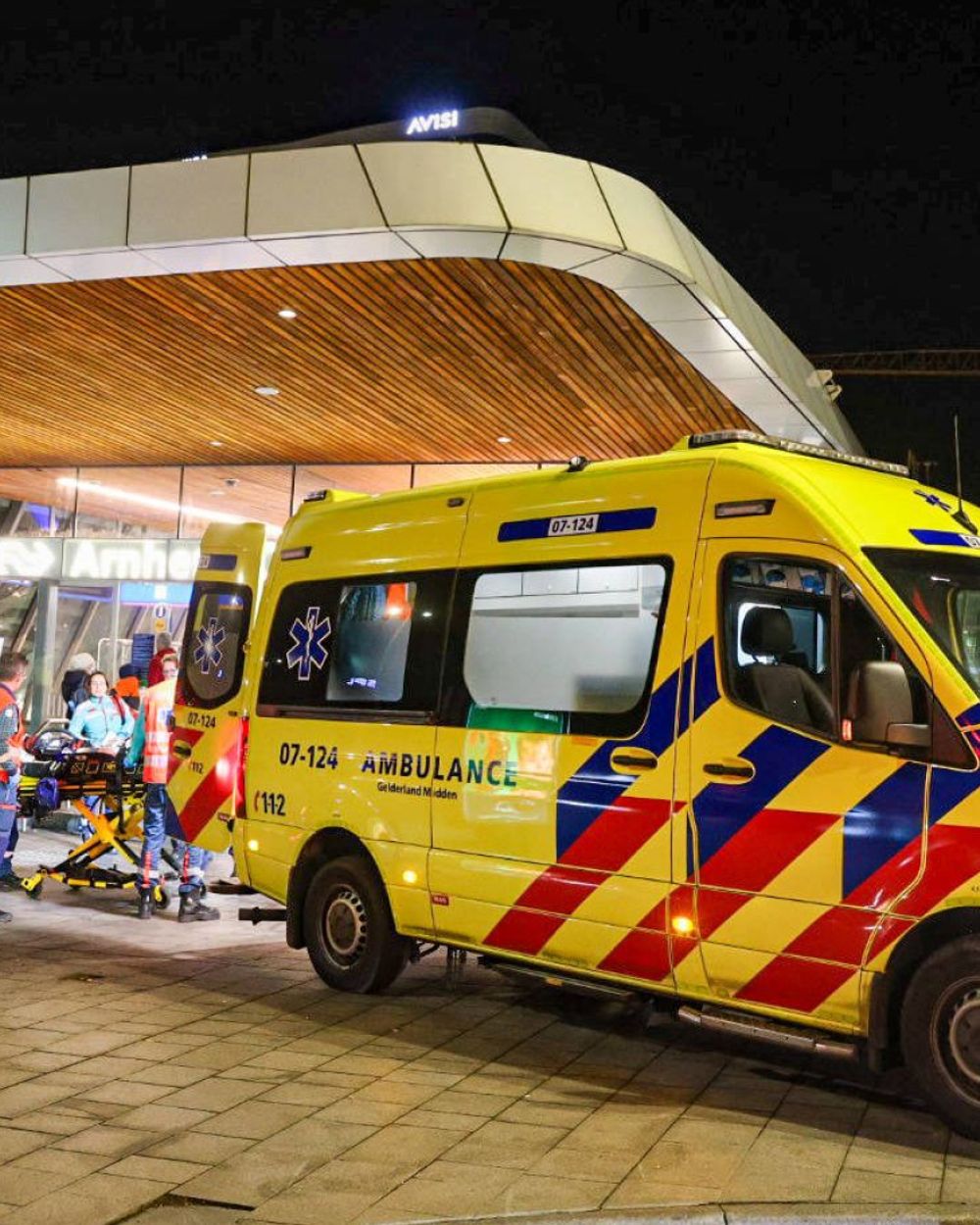 Onrust op station: tassendief gewond na worsteling met omstander ...