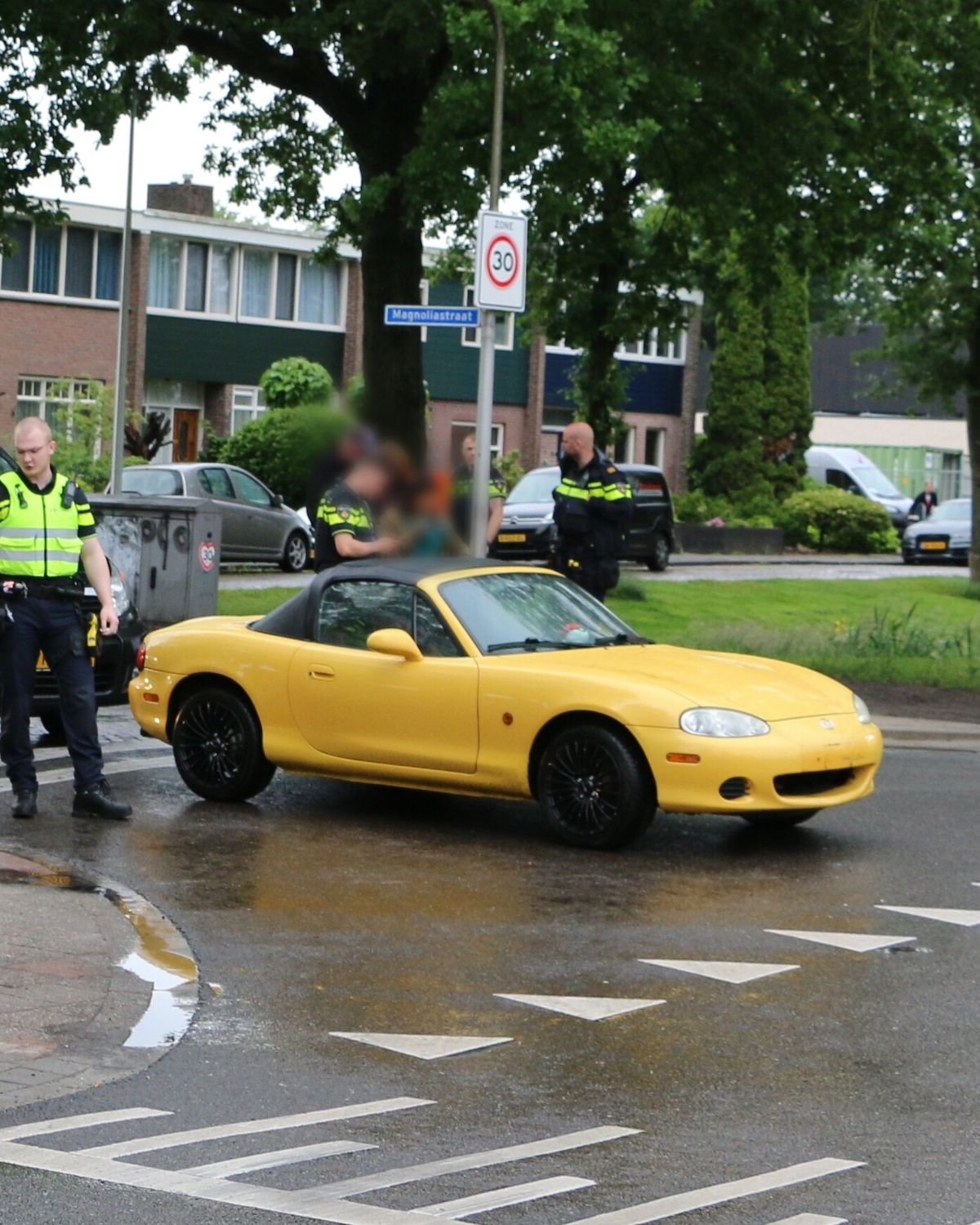 Gewonde na botsing tussen fietser en automobilist in Hoogeveen - RTV Drenthe