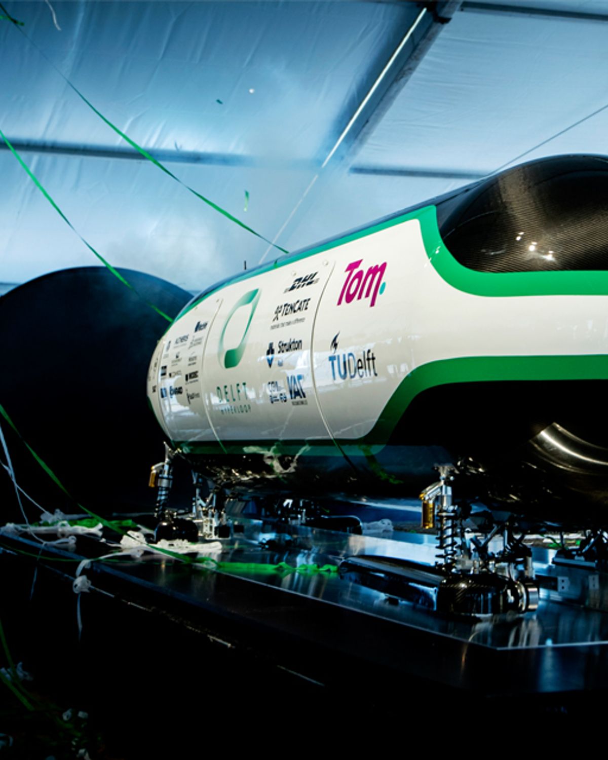 Reizen in een zwevende capsule: TU Delft presenteert Hyperloop - Omroep West