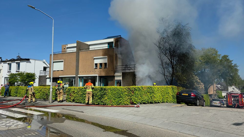 Veel rook bij brand in woning Alblasserdam - Rijnmond