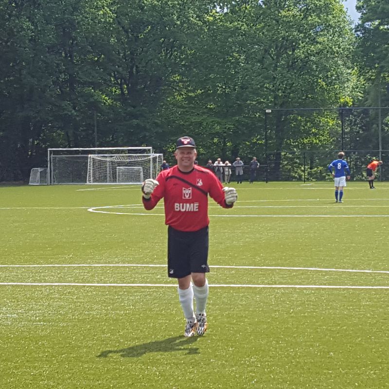 Keeper Frans Budel krijgt droomafscheid na 25 jaar eerste elftal bij ...