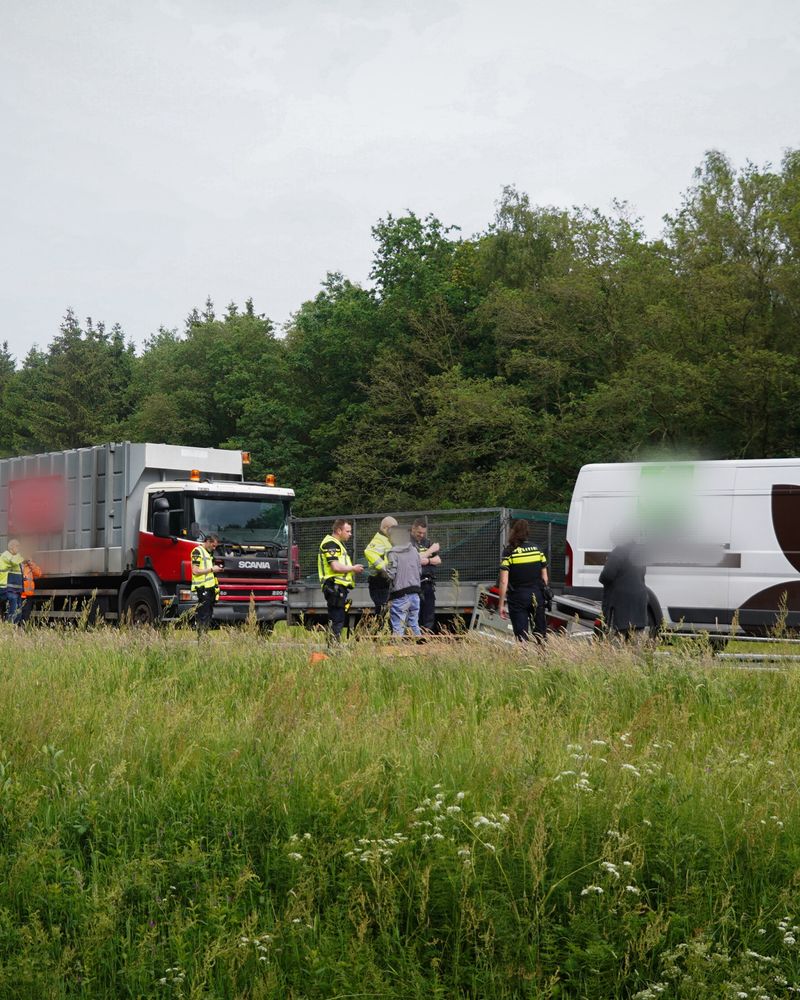 Verkeer komt weer op gang na ongeluk op N33 bij Anderen - RTV Drenthe