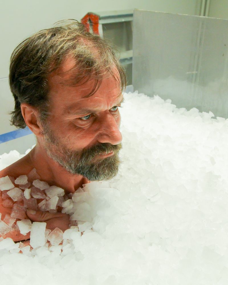 Boek over Wim Hof wint Brusseprijs voor beste journalistieke boek - L1 ...