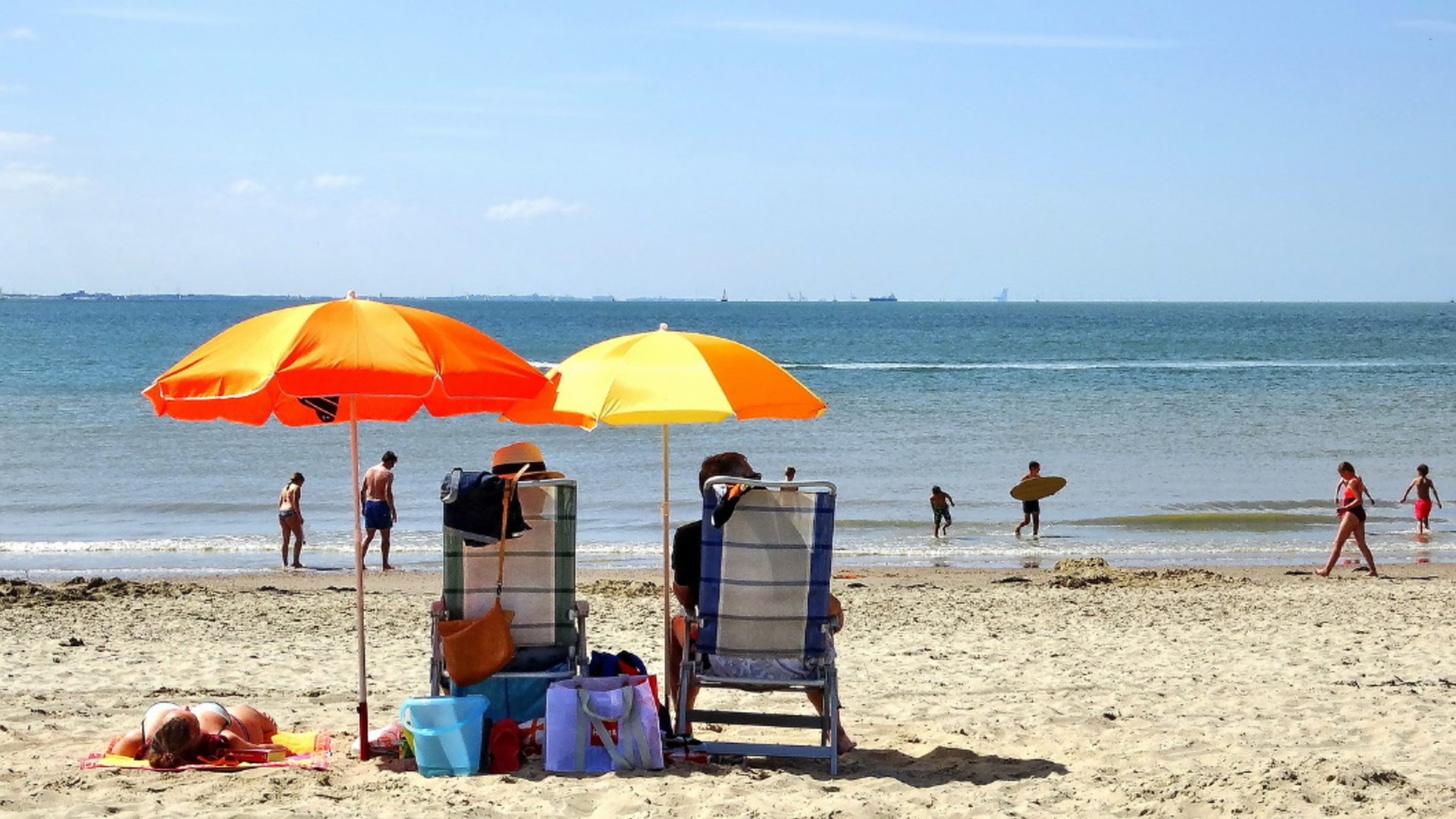 Zon, zee, zand en veel irritaties: 'Als je lekker op het strand bent ...