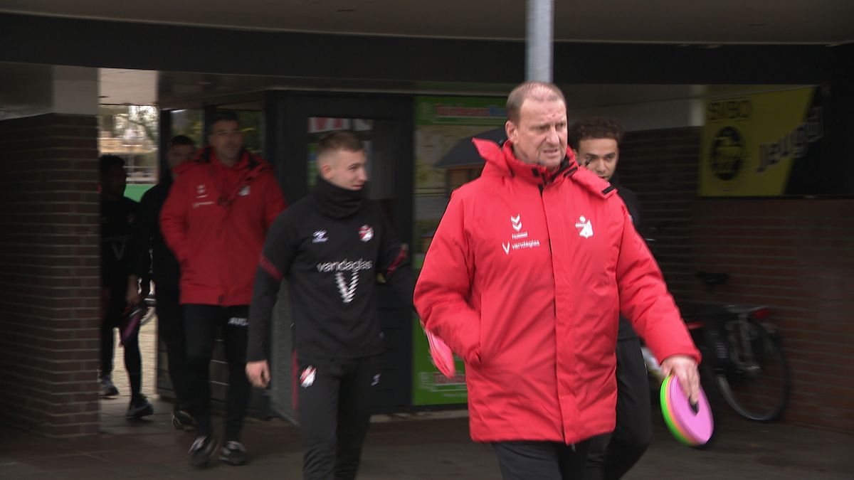 Veel vragen rond vertrek Peter, maar FC Emmen wil de breuk niet verder ...