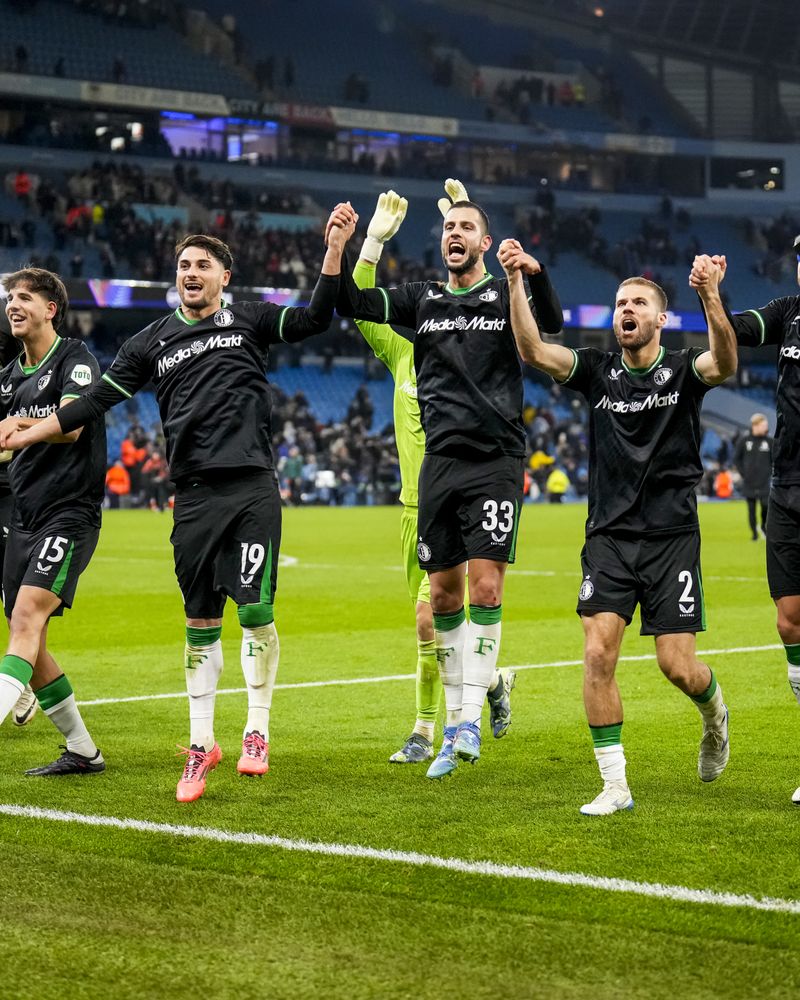 Kippenvel! Zo klonk het historische gelijkspel van Feyenoord tegen Manchester City op Radio ...
