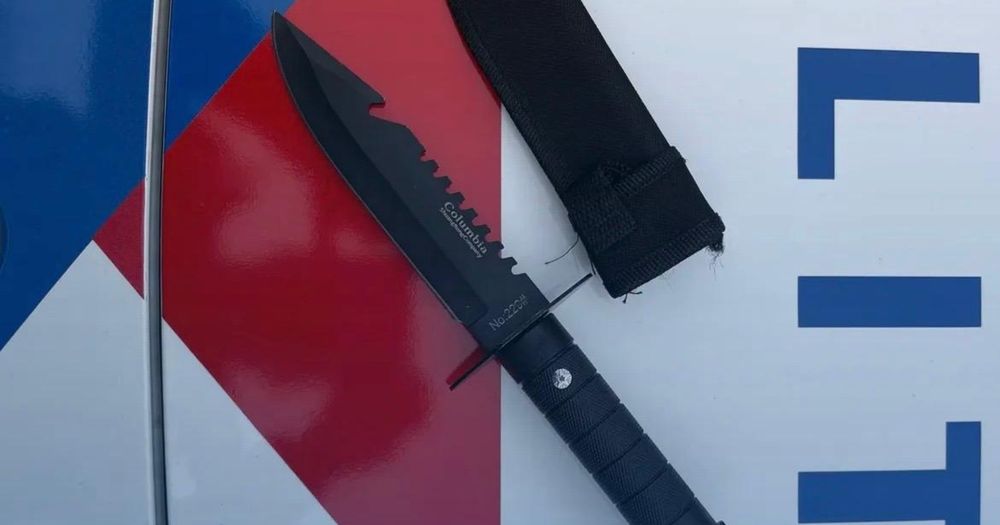 Minderjarige met groot mes op zak opgepakt - Rijnmond