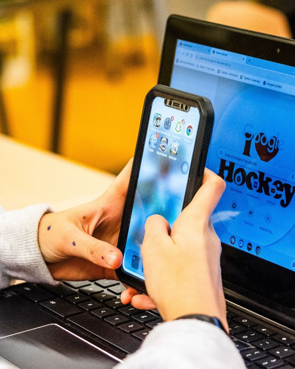 Dit is het resultaat van één jaar telefoonverbod in de klas - Omroep ...