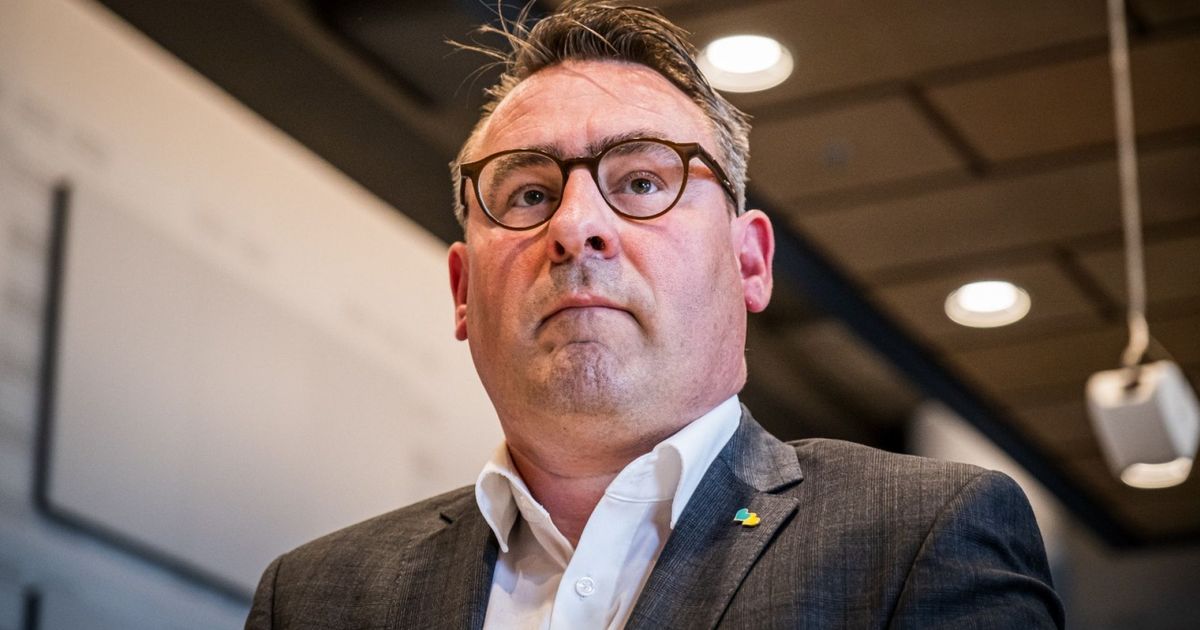 Voorwaardelijke straf voor Richard de Mos voor lekken geheime ...