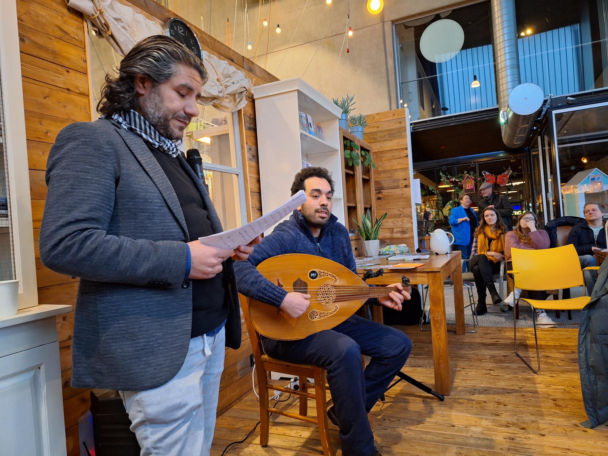 Poëzieweek daagt mensen uit: 'Het kan inspireren, sprankelen en je ...