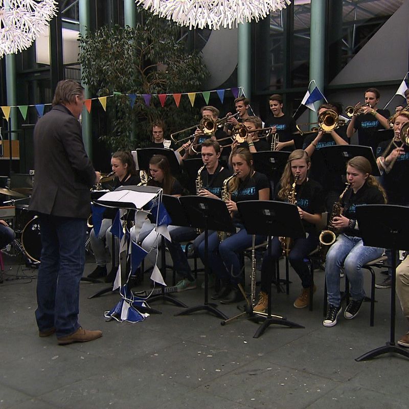 Big Band Hengelo viert feest na winst concours in Amsterdam - Oost
