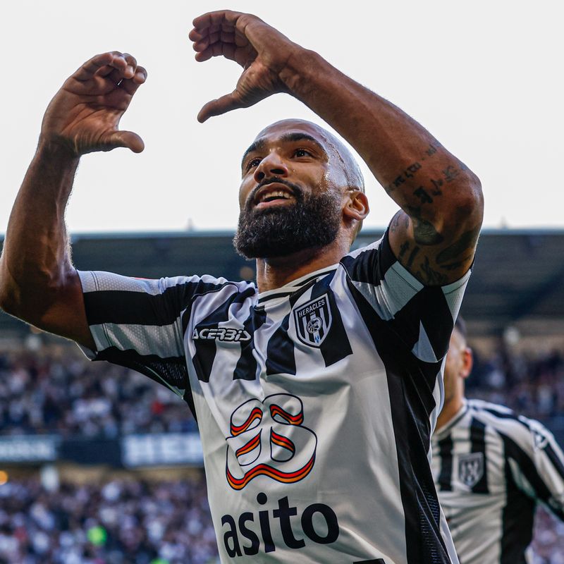 Heracles Almelo zwaait Samuel Armenteros voor derde keer uit: "Mijn ...