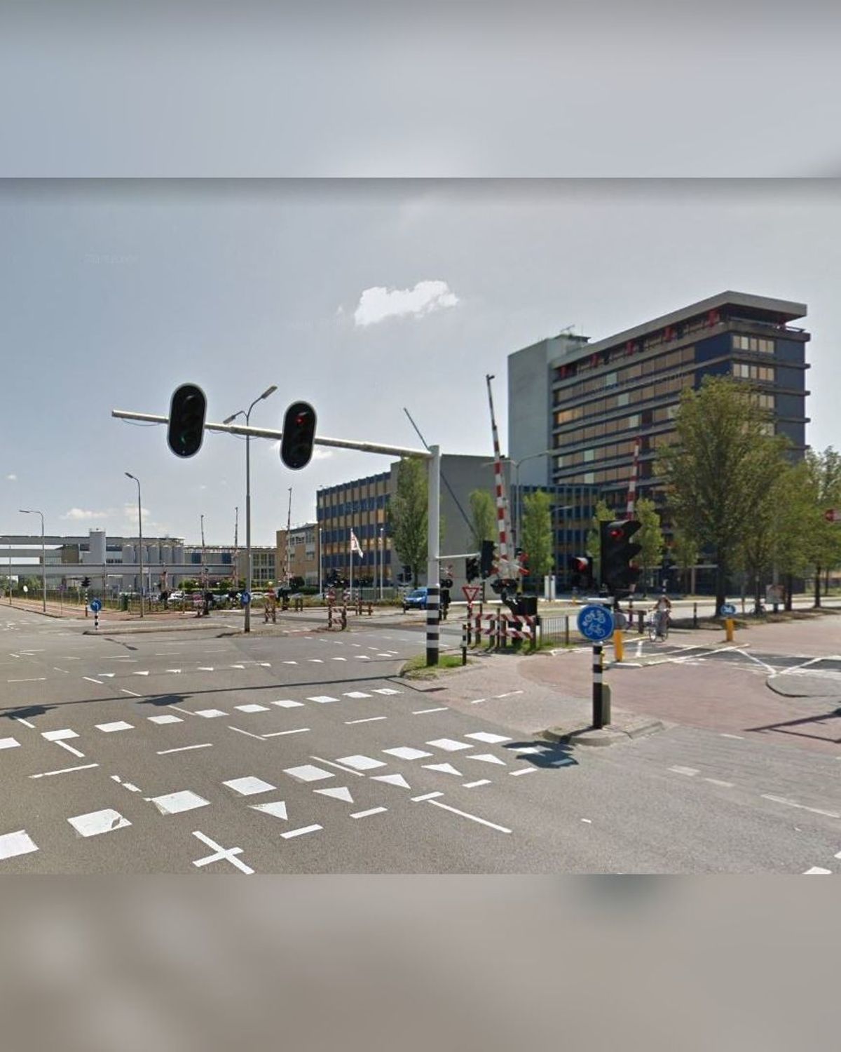 Storing verkeerslichten op drukke kruising in Leeuwarden duurt langer - Omrop Fryslân