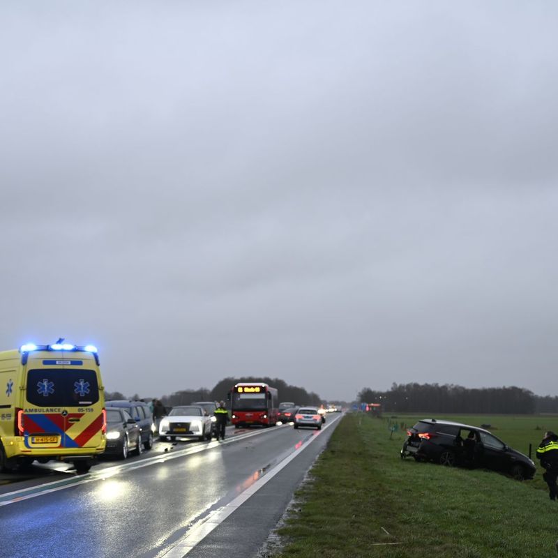 112 nieuws: N36 in beide richtingen afgesloten na ongeluk - Oost