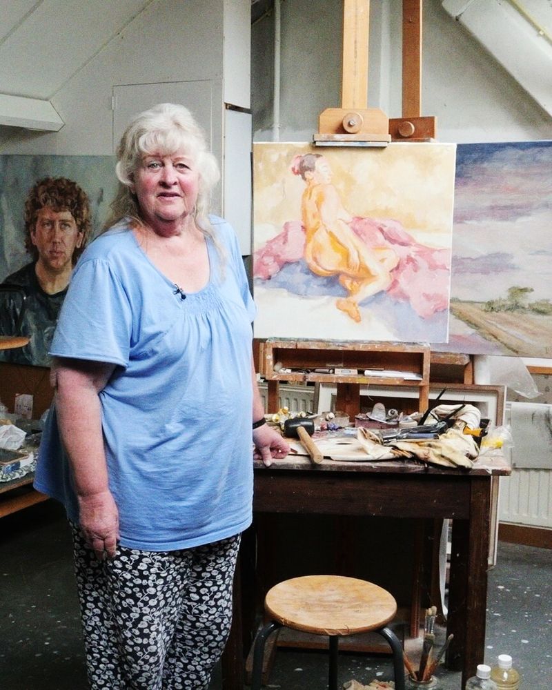Cultuurkoningin van Roden Jelly (83) schildert, tekent en geeft les ...