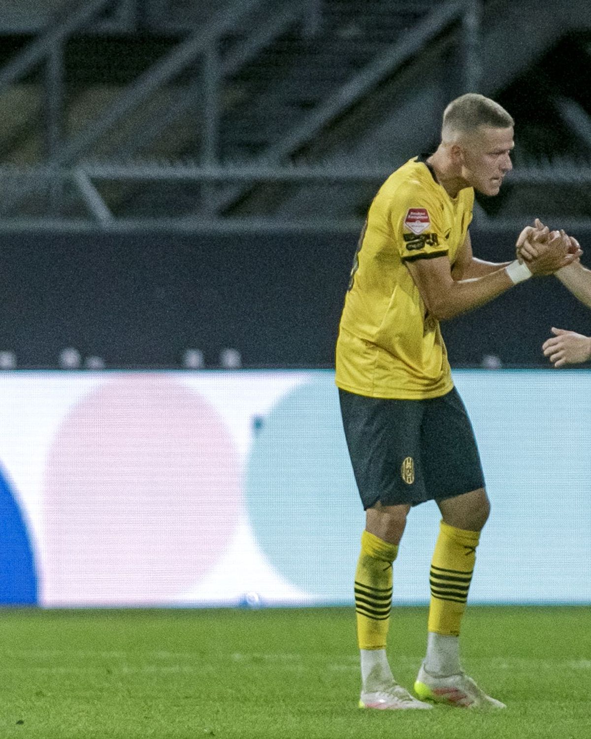 Van held naar rode kaart: Roda JC-er Maiorano schittert én struikelt ...
