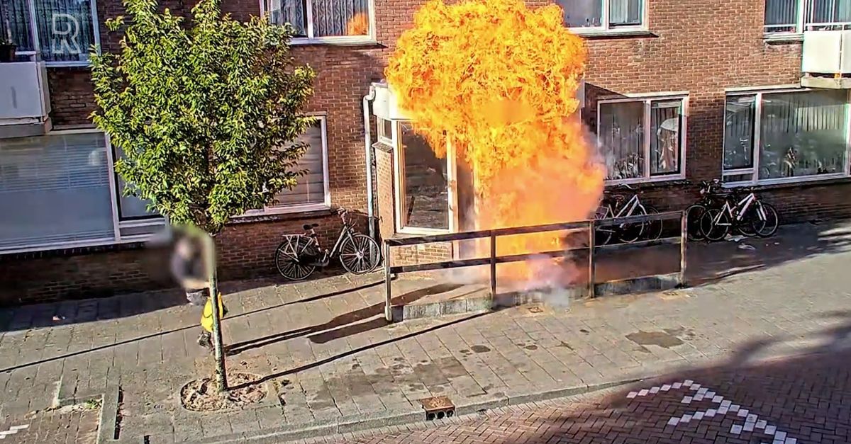 Aanslagplegers ontzien niemand, ook onschuldige voorbijgangers lopen ...