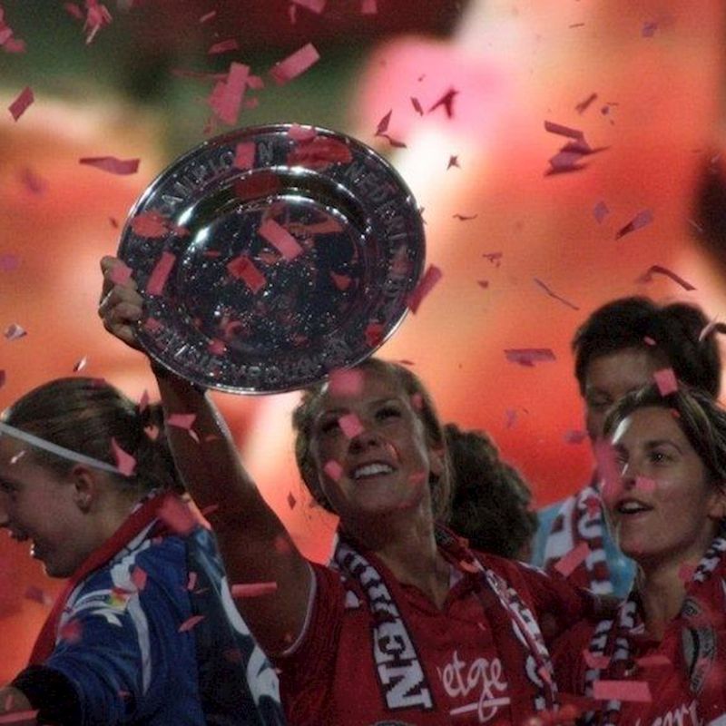 Foto's vrouwen FC Twente landskampioen 2010-2011 - Oost