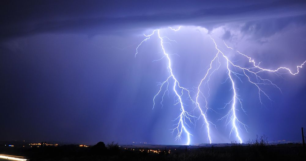 Code oranje afgegeven in Zuid-Holland vanwege zwaar onweer - Rijnmond