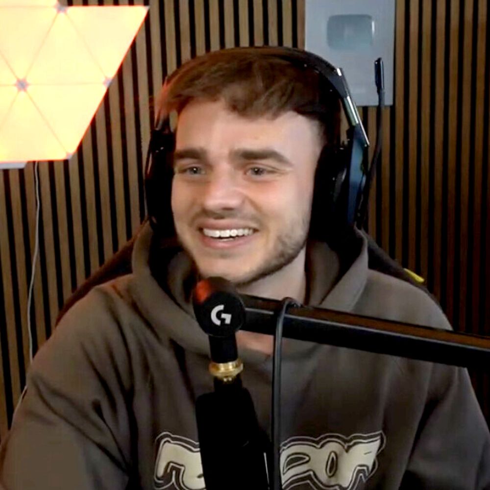 Youtuber Jordy Storm staat ook voor de klas: "Ik ben er niet om de ...