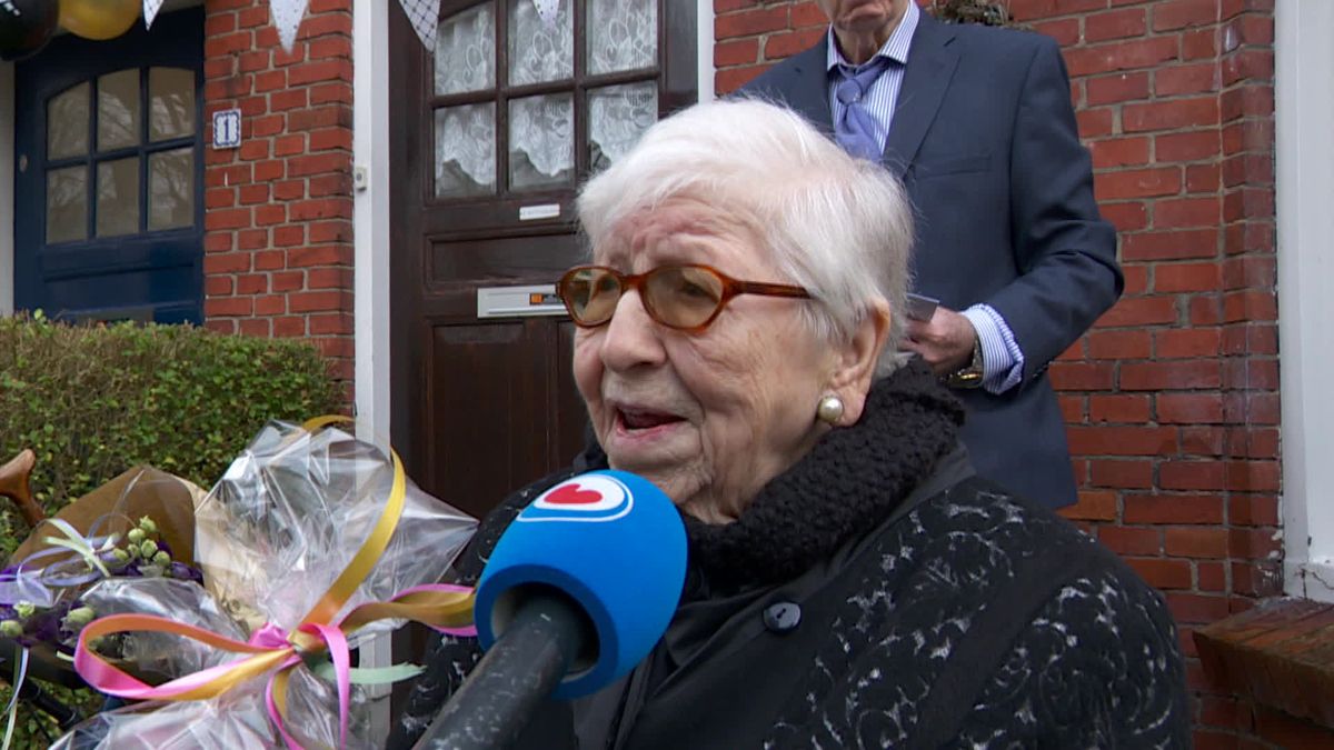 Hiep, hiep, hoera! Mevrouw Weitenberg uit Leeuwarden werd 100 jaar en ...