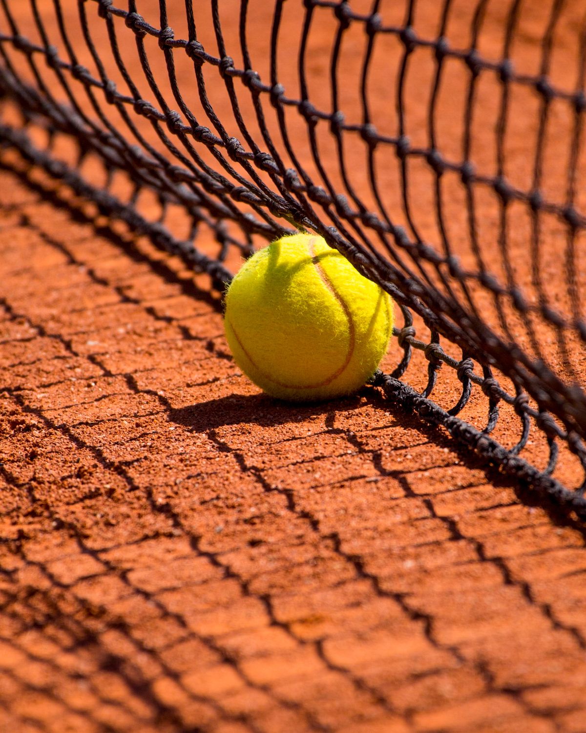 10.000 euro winnen met tennis? Dan mag je letterlijk geen punt ...