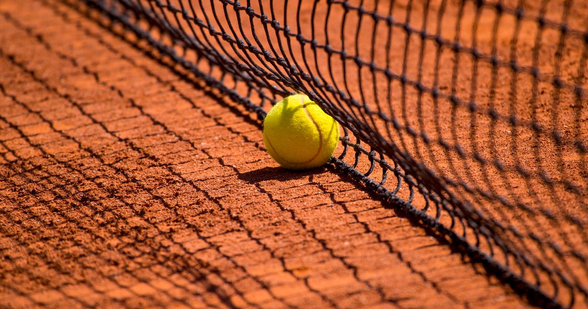 10.000 euro winnen met tennis? Dan mag je letterlijk geen punt ...