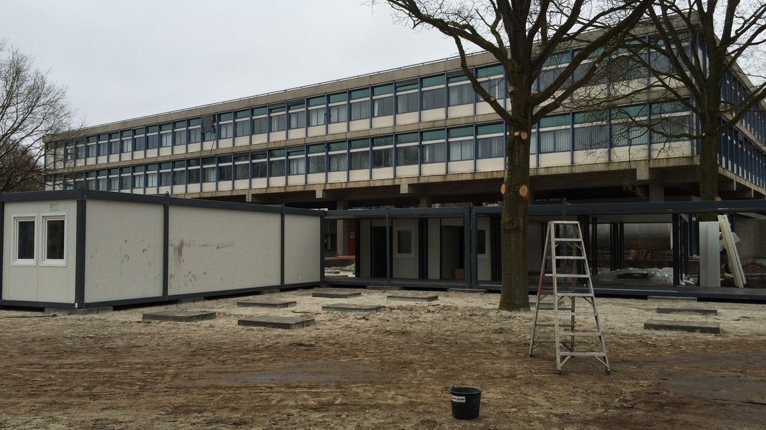 Bouw tijdelijk azc in Assen nog in volle gang, morgen open huis - RTV ...