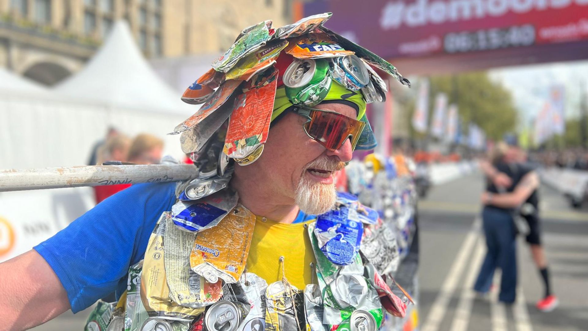 Lees terug: Joost loopt 4 kilometer met een bloedneus | Herman loopt in ...