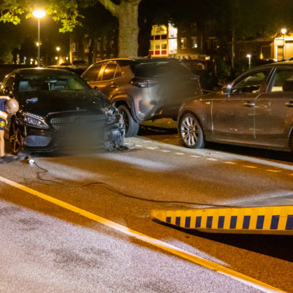 Dronken bestuurder veroorzaakt ravage: 5 auto's beschadigd - Rijnmond