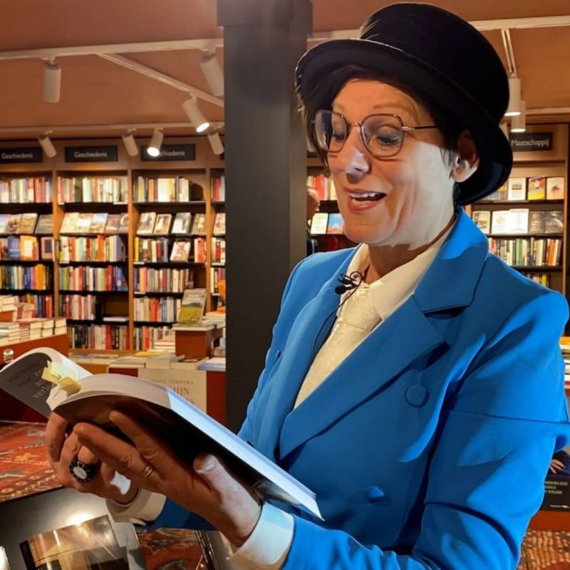 Lili Snoeck uit Veendam presenteert debuutroman: ‘Ik ben trots en ...