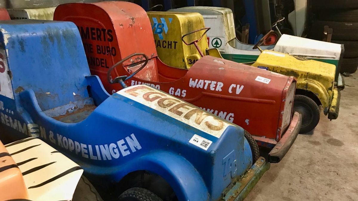 Oude trapauto's Verkeerspark zijn weer te koop - RTV Drenthe