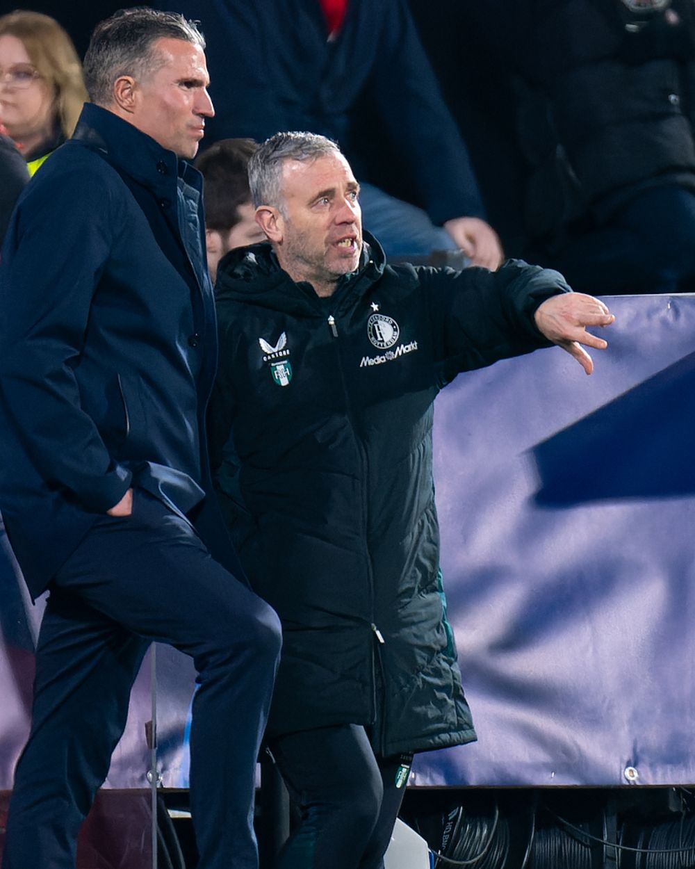 Feyenoord-trainer Van Persie vindt 'mentor' onnodig en vertrouwt op ...
