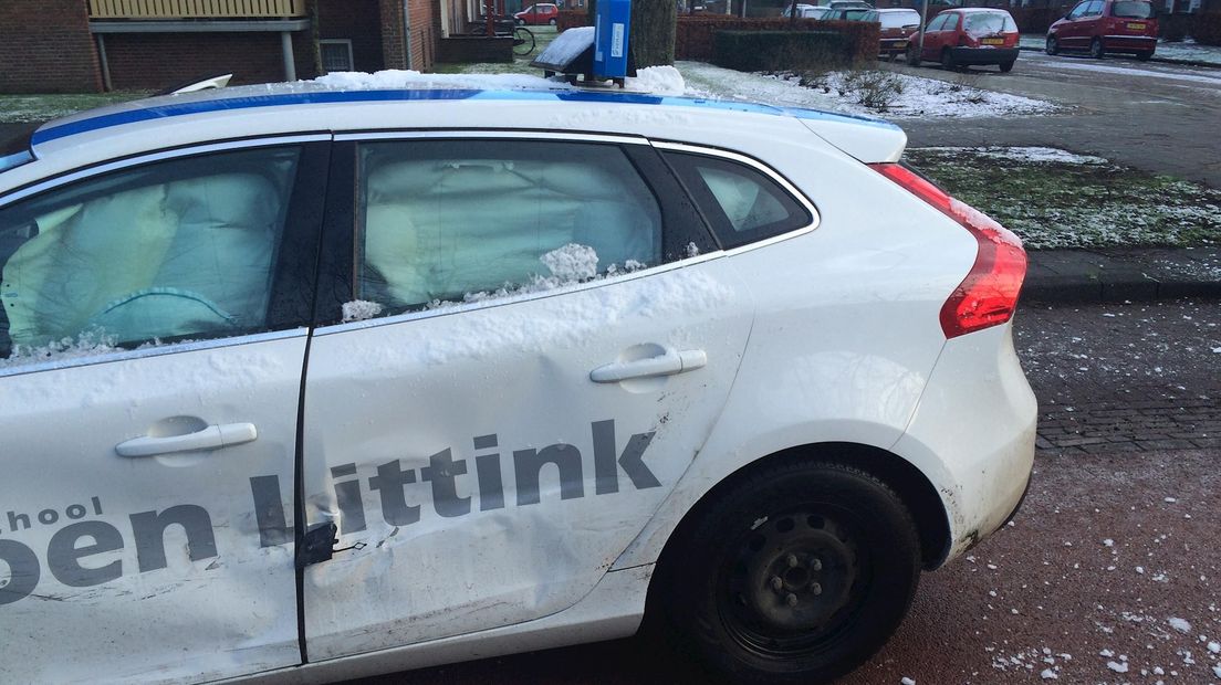 Auto van rijschool tijdens rijles aangereden op voorrangsweg in ...