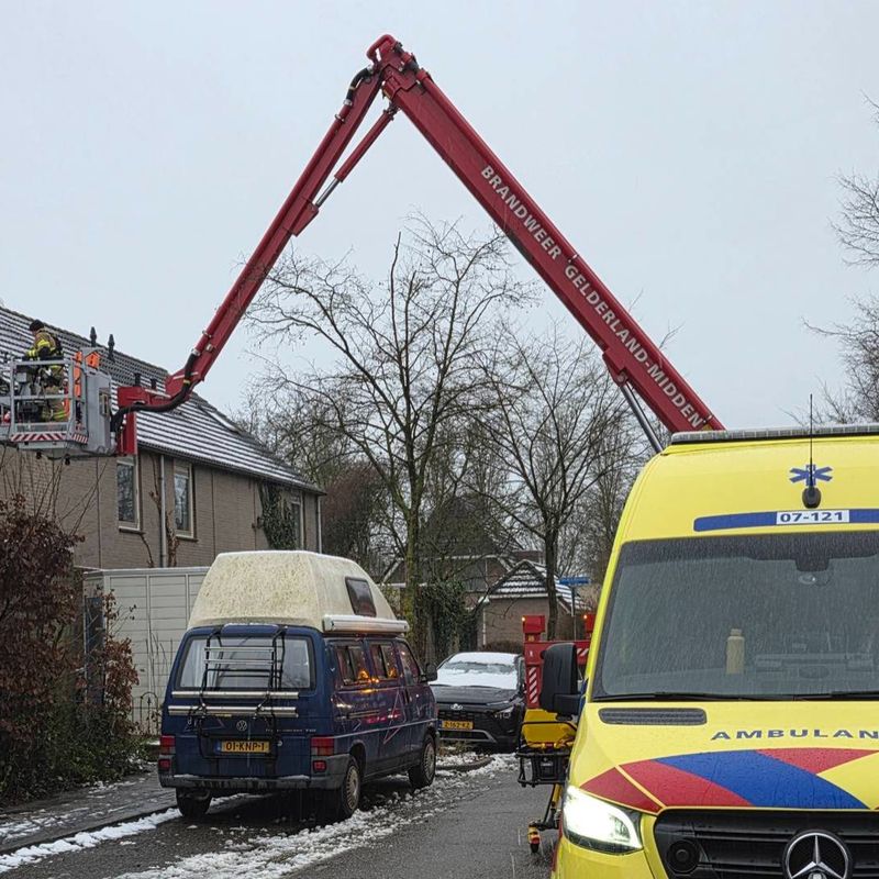 Persoon valt van trap en moet naar ziekenhuis - Omroep Gelderland