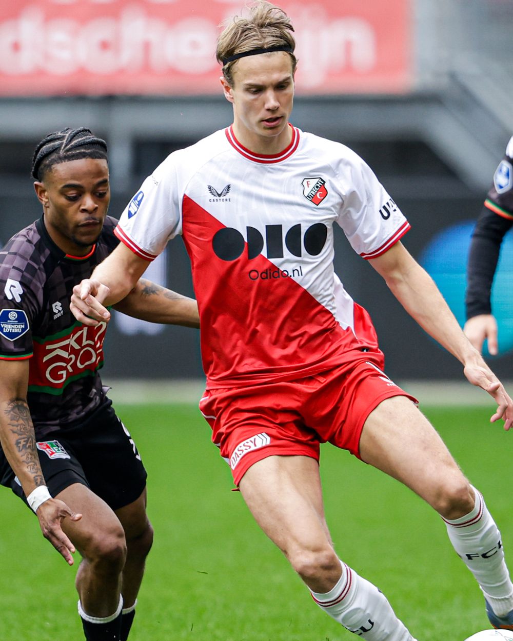 FC Utrecht-speler Niklas Vesterlund komt zijn belofte na: nu al ...