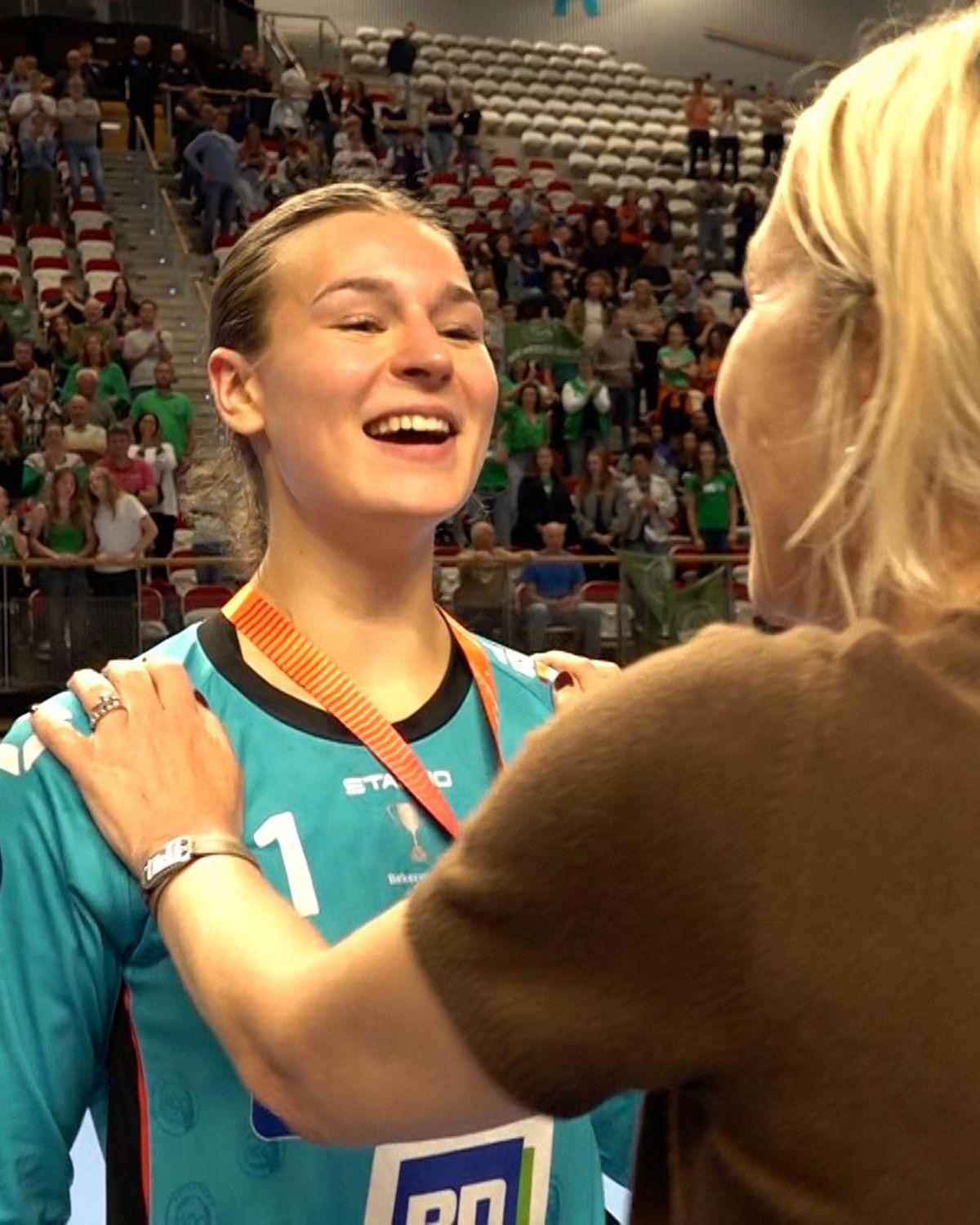 Nikki van der Vorst (18) wint prijs na prijs: 'Niet normaal' - Omroep ...