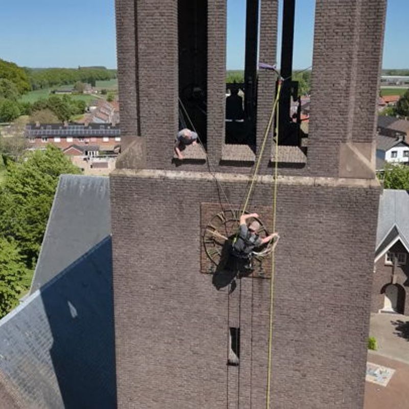 Hoog tijd voor vernieuwing Beringse kerkklok - L1 Nieuws