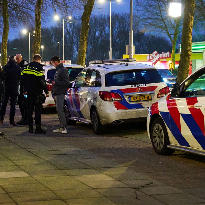 Politie vindt hennep bij supermarkt | Verdachte van neersteken 67-jarige vrouw langer vast ...