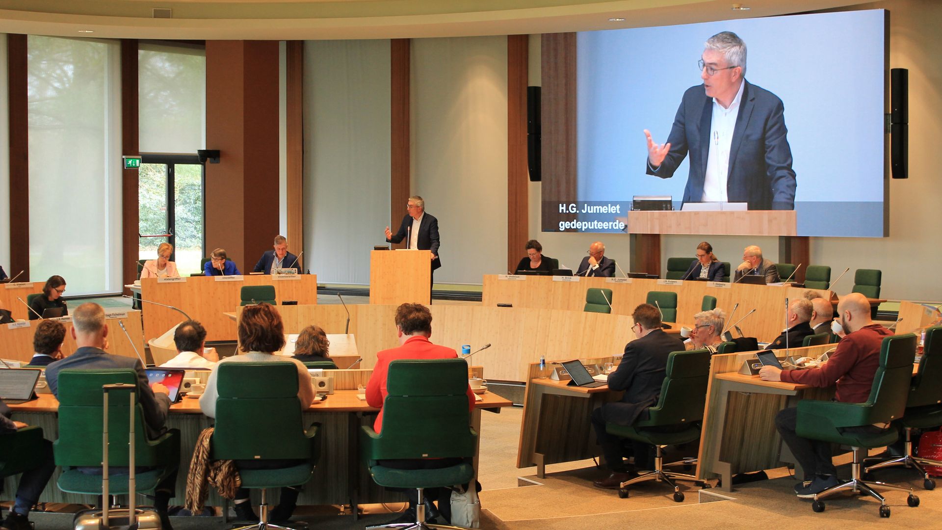 Uppelschoten (PVV) langst aan het woord tijdens provinciale debatten ...