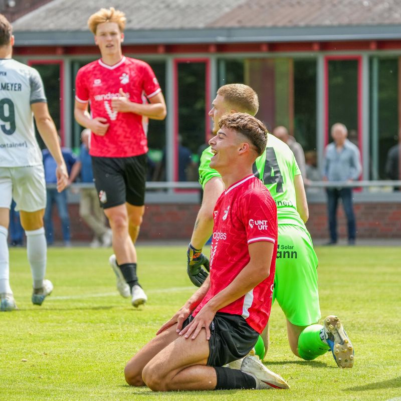 Stan van Manen nu écht profvoetballer: 'Ik leef voor goals' - RTV Drenthe