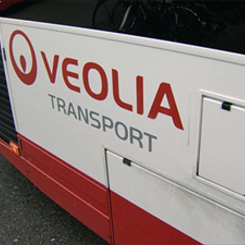 Bussen van Veolia rijden weer - L1