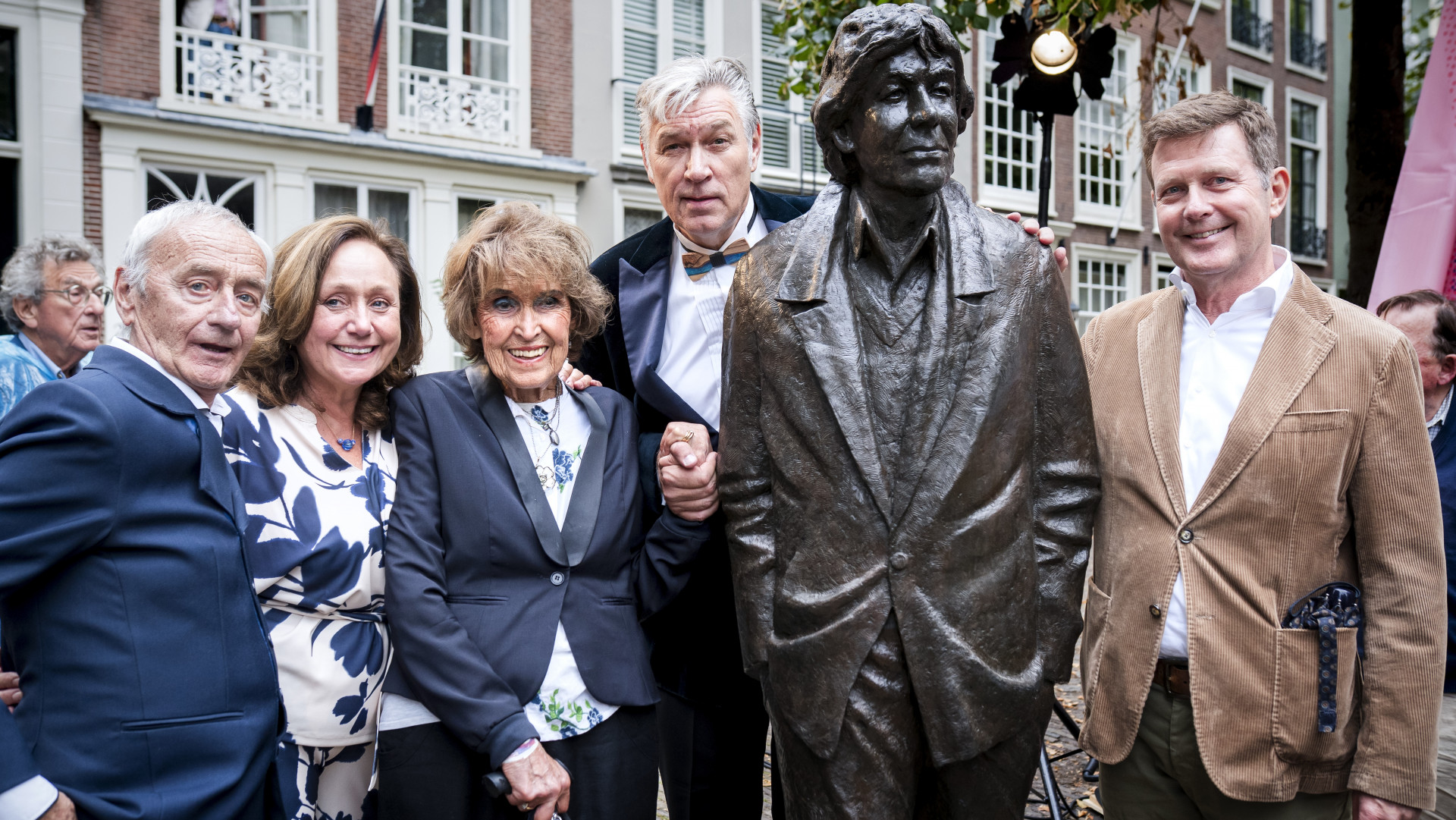 Schrijfster Yvonne Keuls (93) overleden: 'Nederland verliest met haar ...